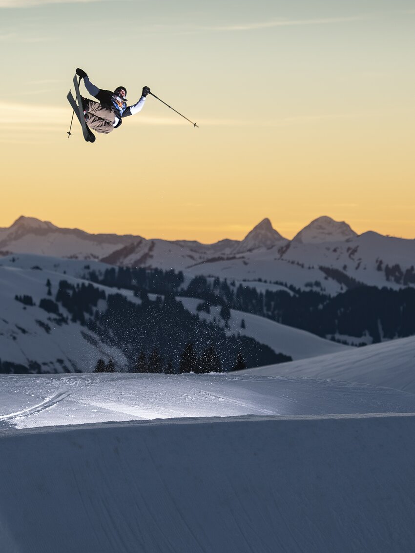 Skiing and mountain biking in the Bernese Oberland